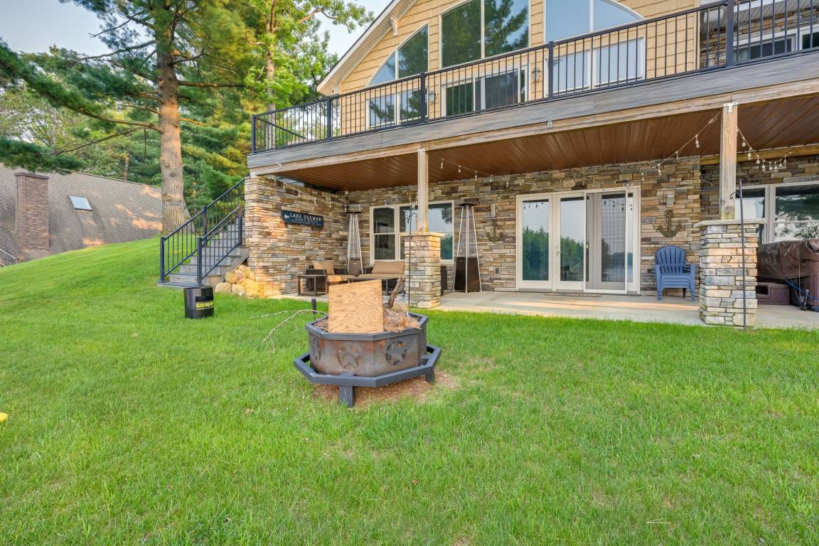 418 M² House ∙ 5 Bedrooms ∙ 16 Guests - Greenwood Lake, Alger