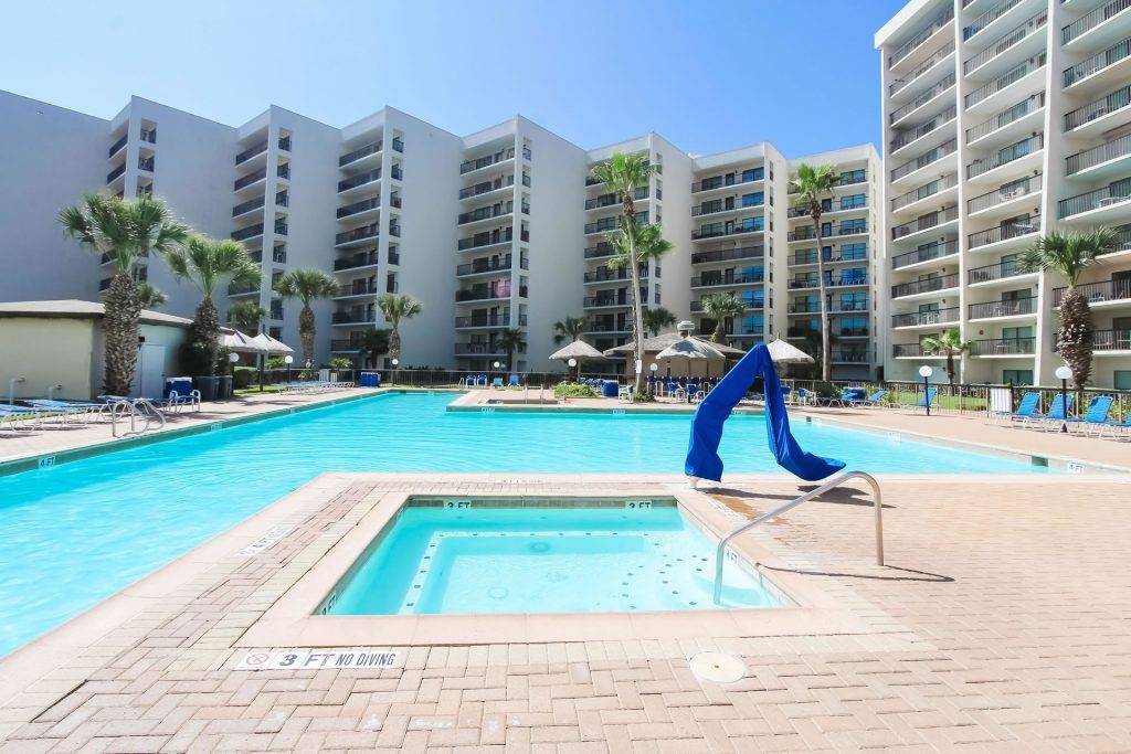 Condo ∙ 2 Bedrooms ∙ 8 Guests - South Padre Island