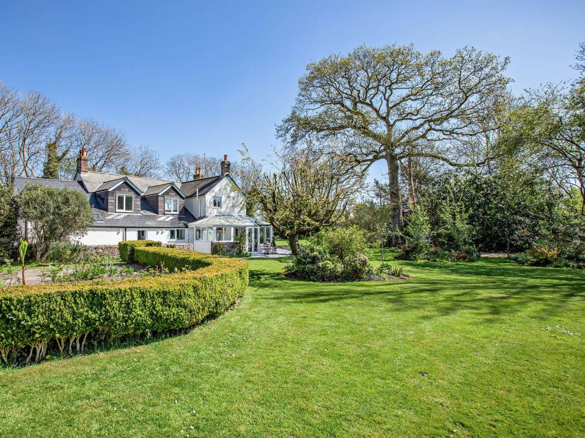 Cottage ∙ 5 Bedrooms ∙ 9 Guests - West Lulworth