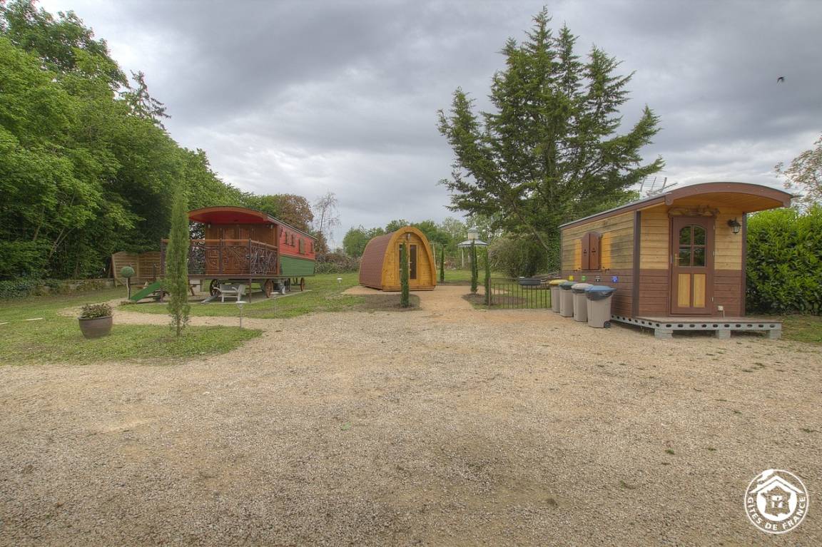 161 M² Gîte ∙ 3 Bedrooms ∙ 14 Guests - Mâcon