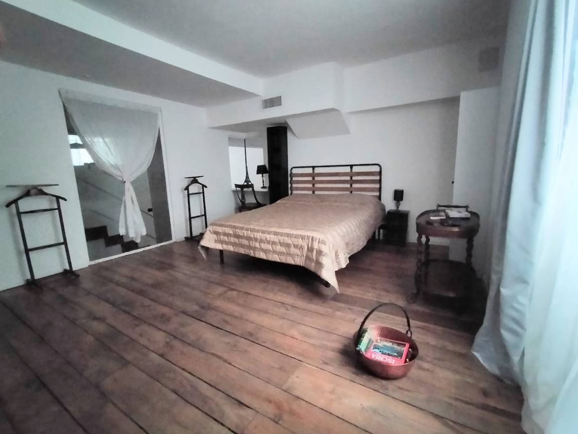 148 M² House ∙ 1 Bedroom ∙ 4 Guests - Monza