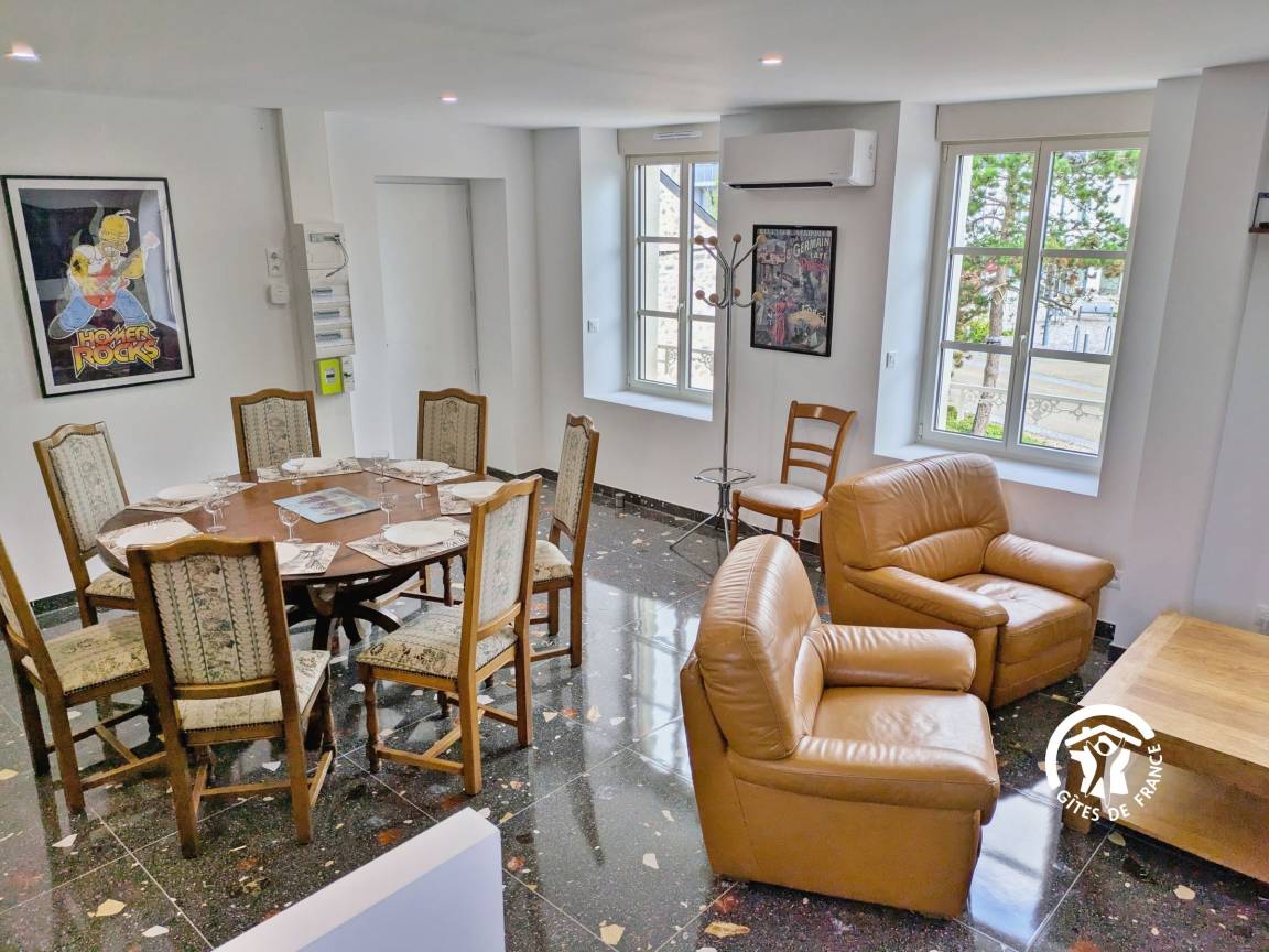 70 M² Appartement ∙ 3 Chambres ∙ 7 Personnes - Laval