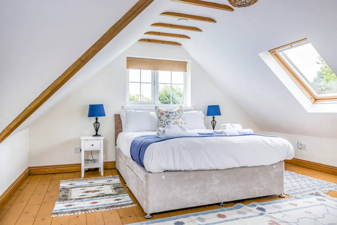 93 M² House ∙ 1 Bedroom ∙ 2 Guests - West Wittering
