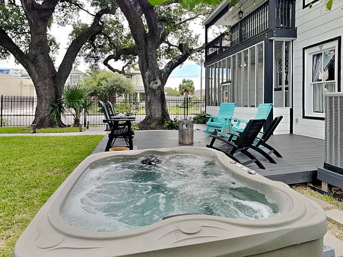 280 M² House ∙ 4 Bedrooms ∙ 10 Guests - Galveston, TX