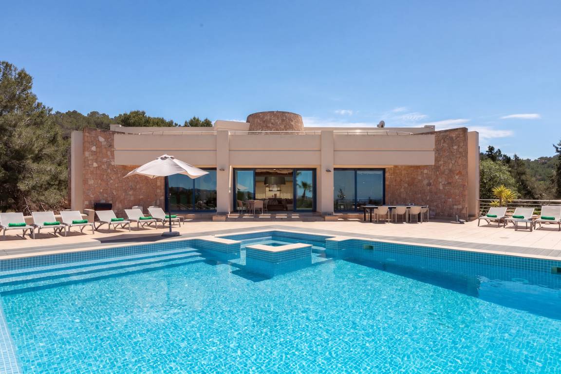 200 M² Villa ∙ 3 Bedrooms ∙ 6 Guests - Sant Antoni de Portmany