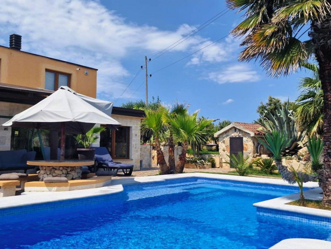 123 M² Maison De Vacances ∙ 3 Chambres ∙ 8 Personnes - Medulin