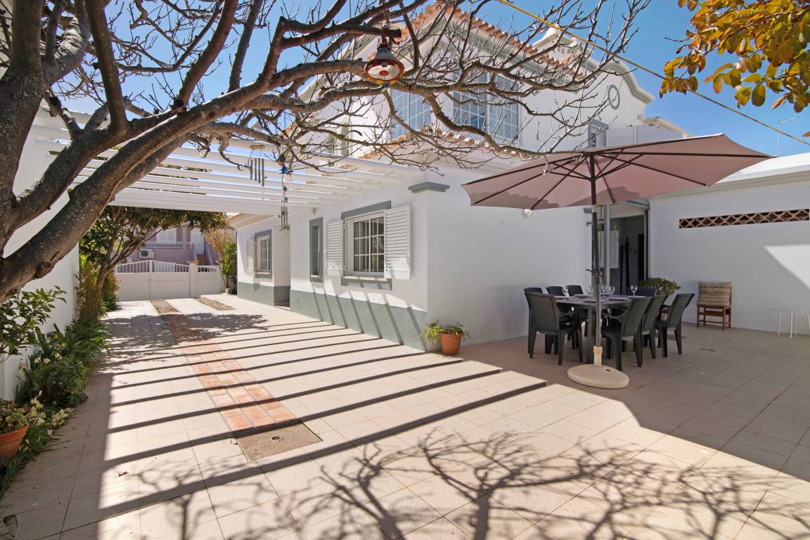 150 M² Villa ∙ 3 Bedrooms ∙ 7 Guests - Guia