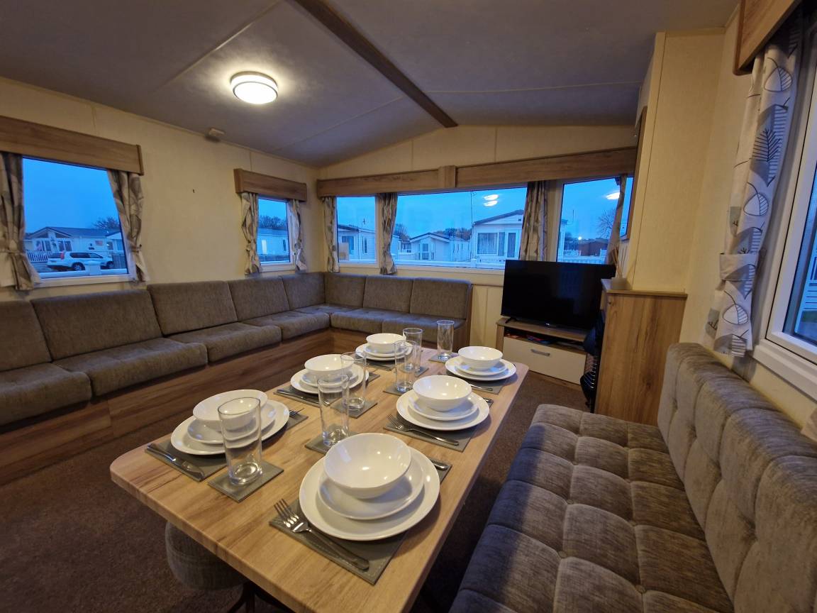 90 M² Chalet ∙ 3 Bedrooms ∙ 6 Guests - Chichester