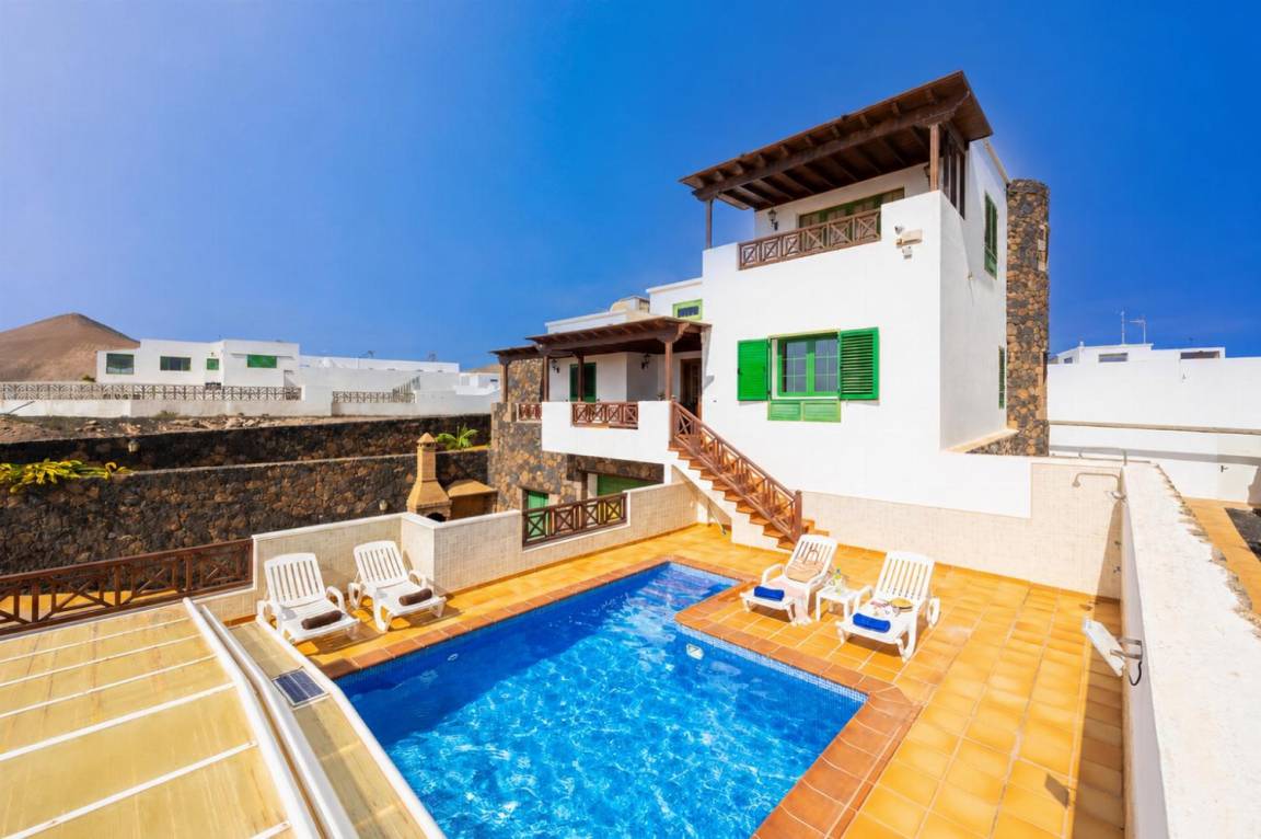 200 M² Villa ∙ 4 Habitaciones ∙ 9 Huéspedes - Puerto del Carmen