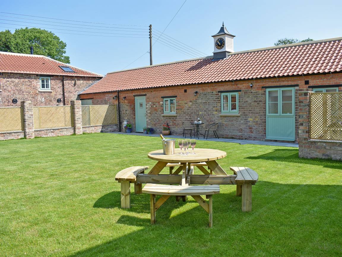 Cottage ∙ 2 Bedrooms ∙ 4 Guests - Driffield