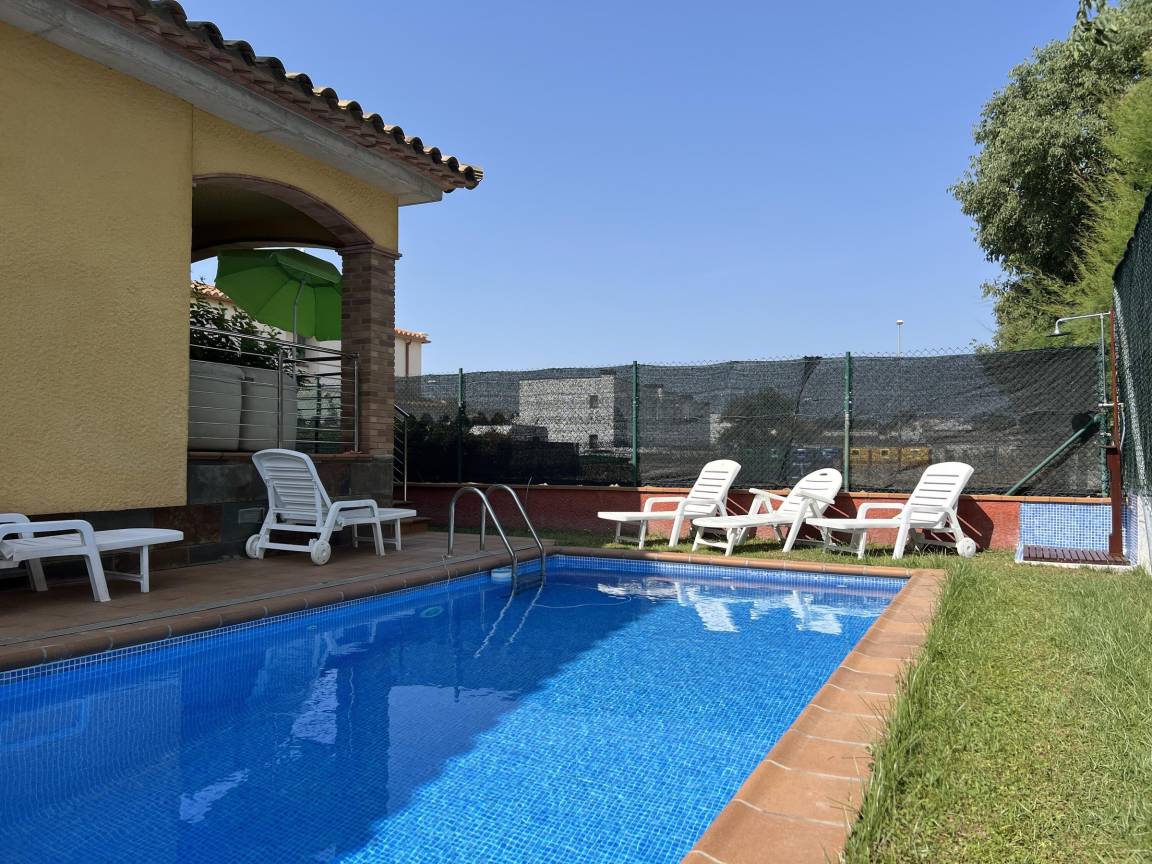 118 M² Maison De Vacances ∙ 5 Chambres ∙ 10 Personnes - L'Escala