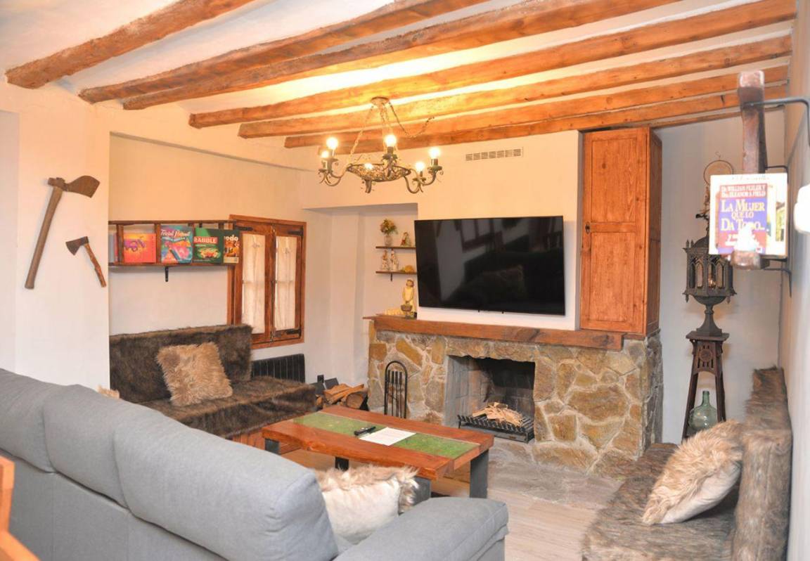 145 M² Appartement ∙ 6 Chambres ∙ 18 Personnes - Bagà