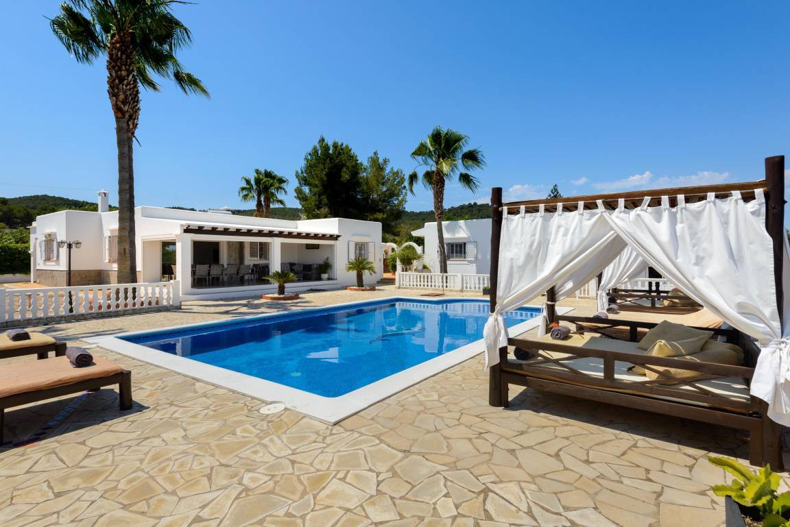 250 M² Villa ∙ 5 Bedrooms ∙ 10 Guests - Ibiza