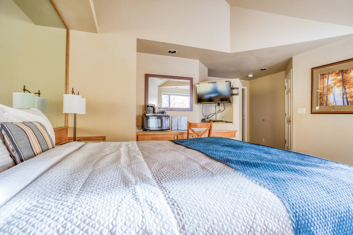 28 M² Hotel ∙ 1 Bedroom ∙ 2 Guests - Bend, OR