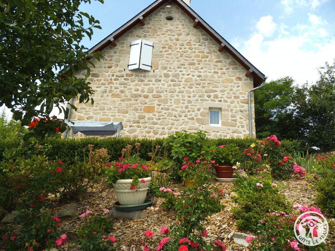 75 M² Gîte ∙ 3 Chambres ∙ 6 Personnes - Ussel