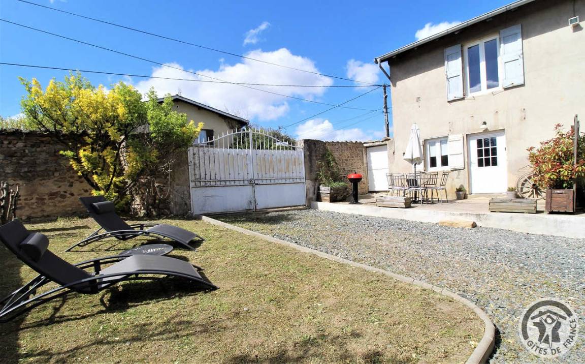 43 M² Gîte ∙ 2 Chambres ∙ 4 Personnes - Juliénas