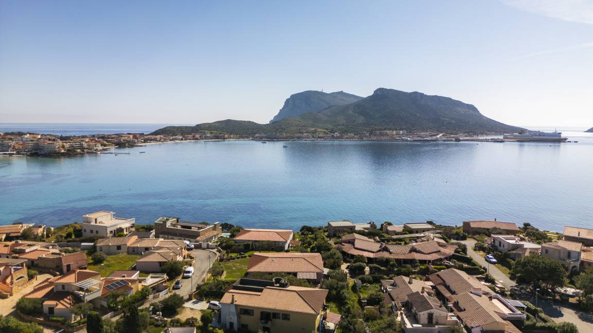 142 M² Ferienwohnung ∙ 3 Schlafzimmer ∙ 6 Gäste - Santa Maria Navarrese