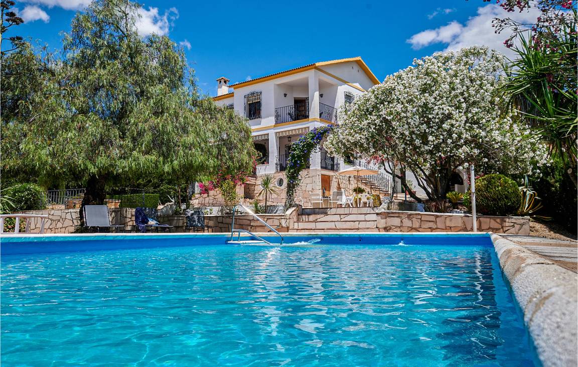 240 M² Casa ∙ 6 Habitaciones ∙ 11 Huéspedes - Lucena