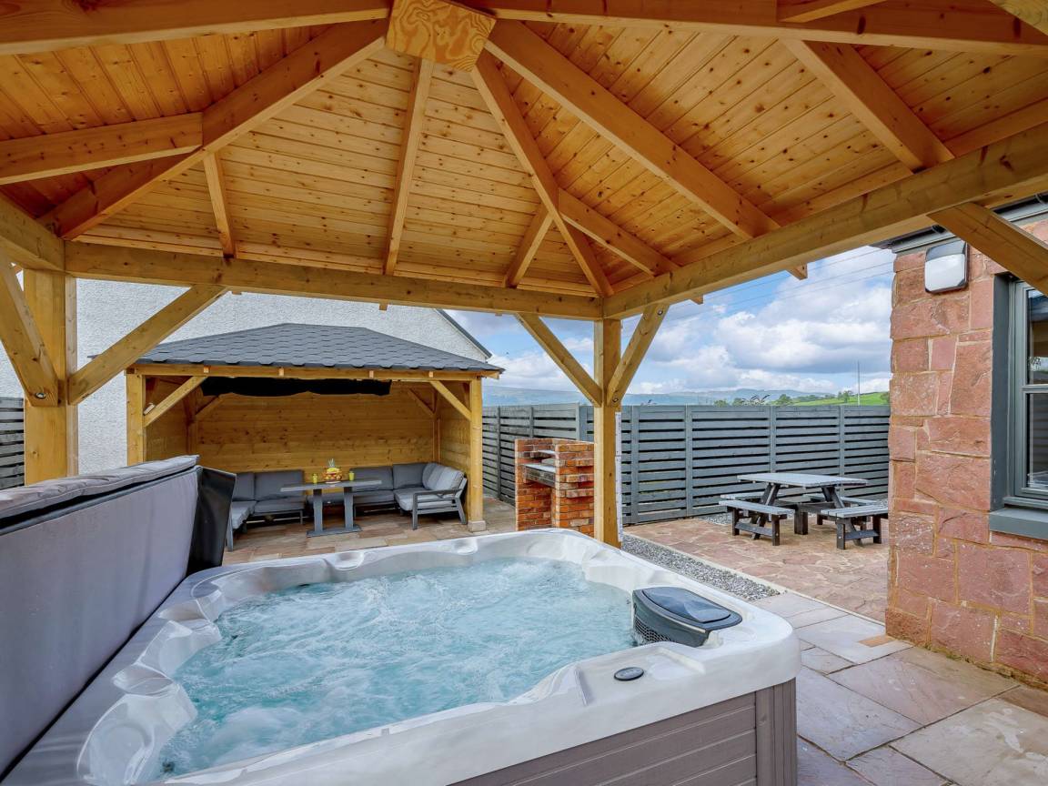 Cottage ∙ 3 Bedrooms ∙ 6 Guests - Loch Lomond