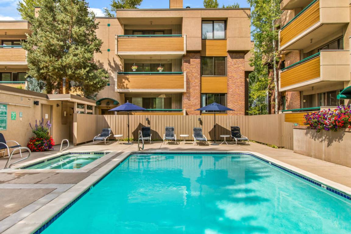 Apartment ∙ 3 Bedrooms ∙ 6 Guests - Aspen, CO