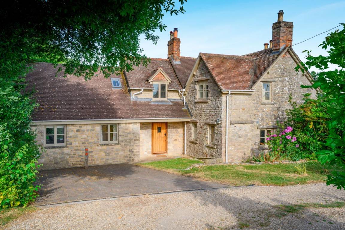 Cottage ∙ 5 Bedrooms ∙ 10 Guests - Corfe Castle