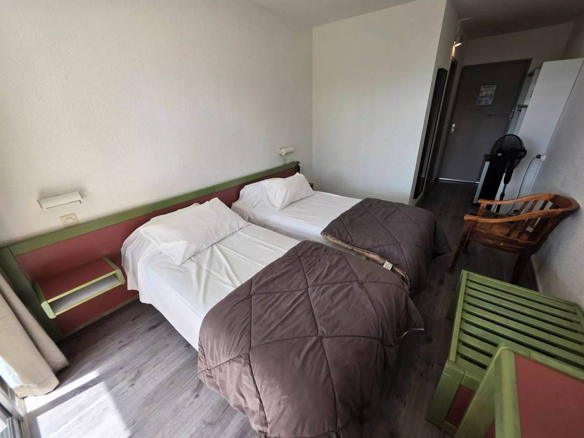 Hotel ∙ 1 Bedroom ∙ 2 Guests - Sampzon