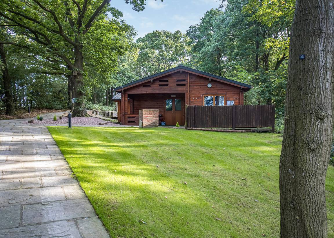 Chalet ∙ 3 Bedrooms ∙ 6 Guests - Cheshire