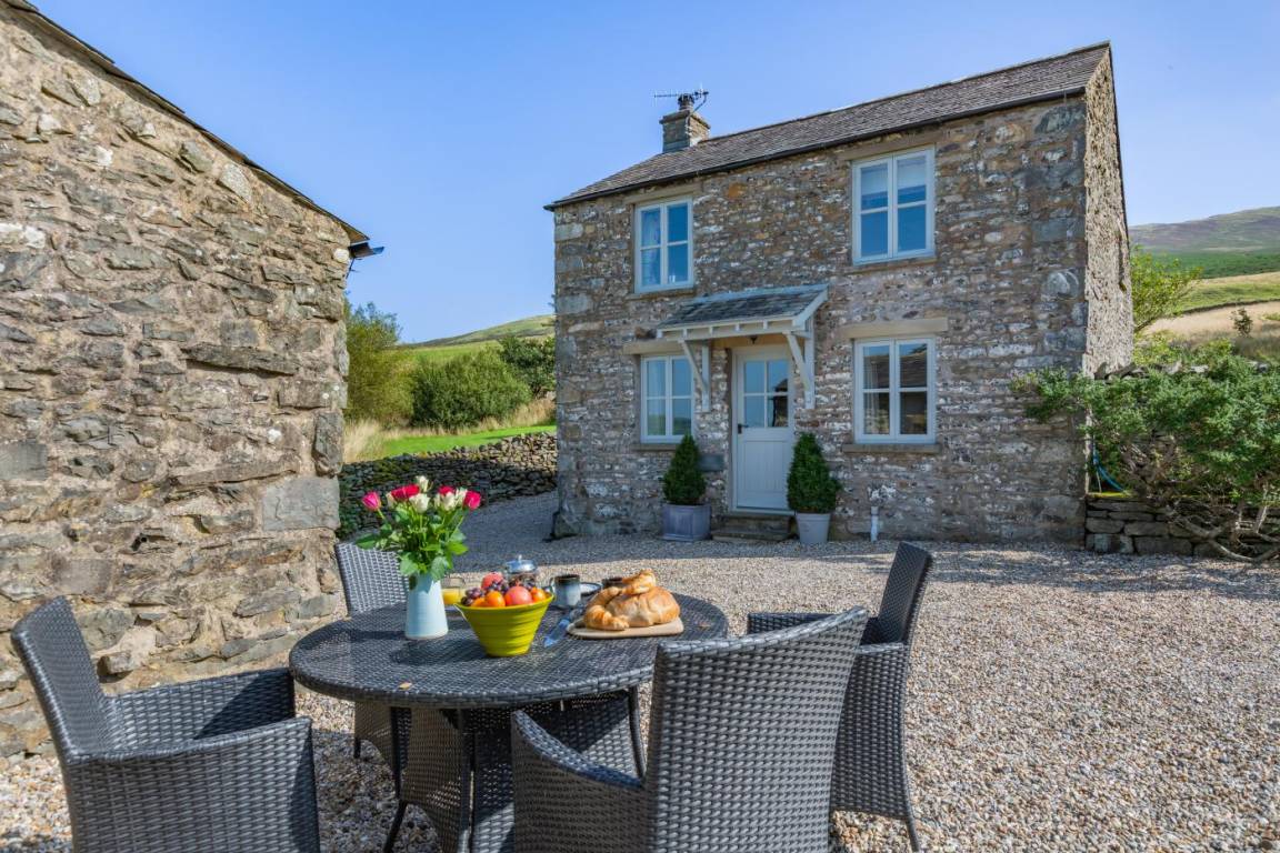 Cottage ∙ 2 Bedrooms ∙ 4 Guests - Kirkby Lonsdale