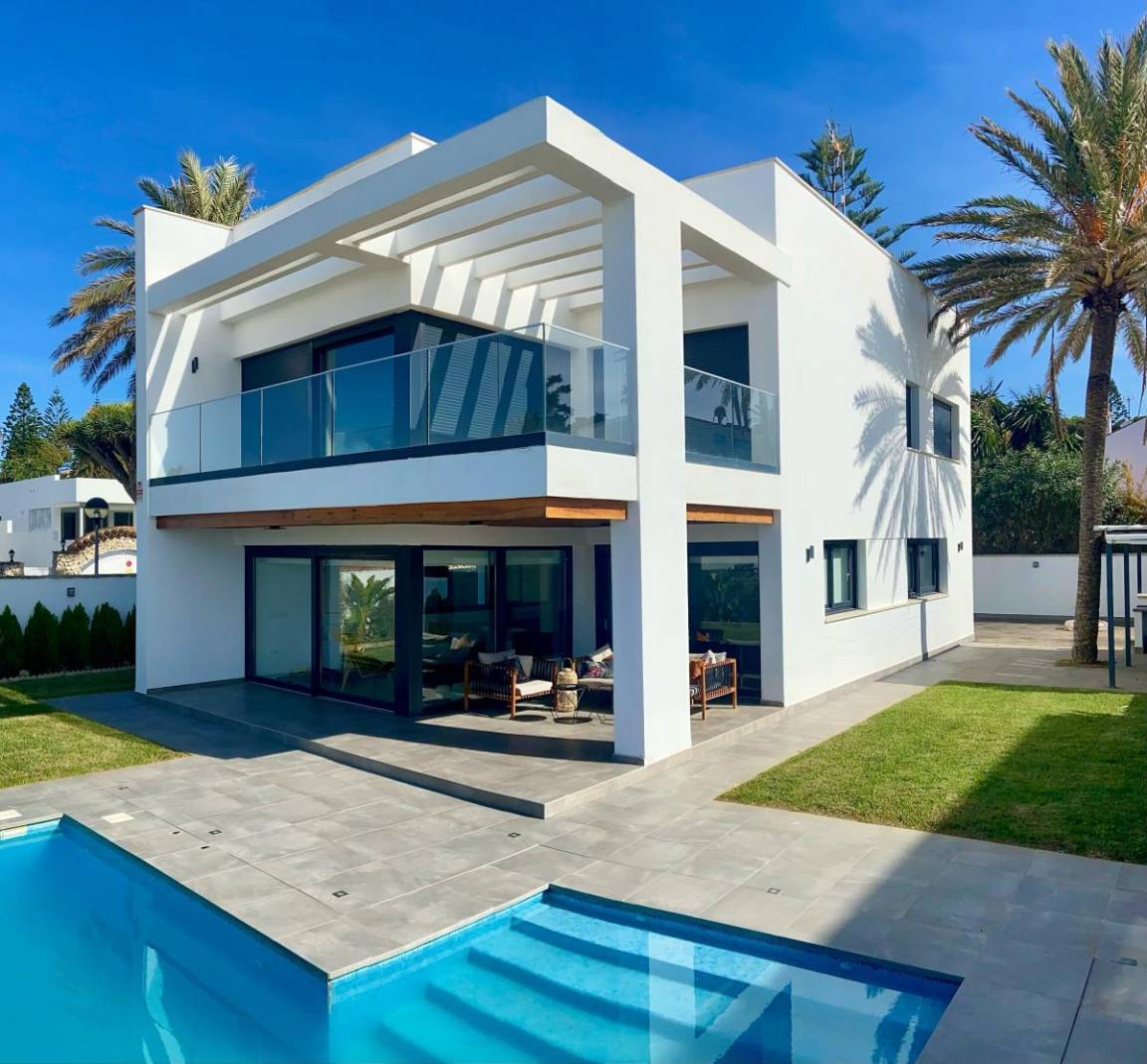 200 M² Ferienhaus ∙ 4 Schlafzimmer ∙ 8 Gäste - Conil de la Frontera