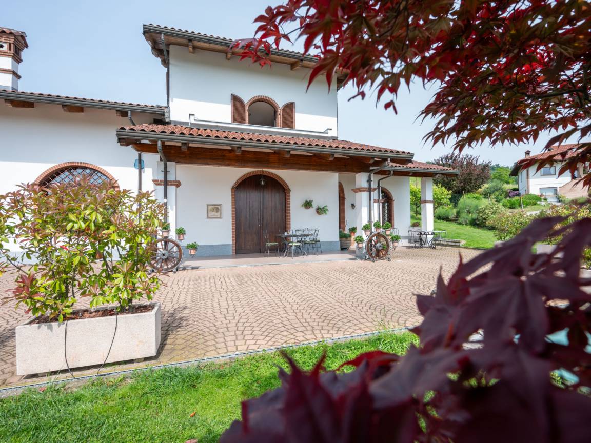 100 M² House ∙ 2 Bedrooms ∙ 6 Guests - Barolo