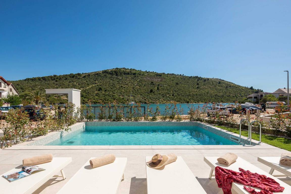 200 M² Villa ∙ 4 Schlafzimmer ∙ 8 Gäste - Primošten