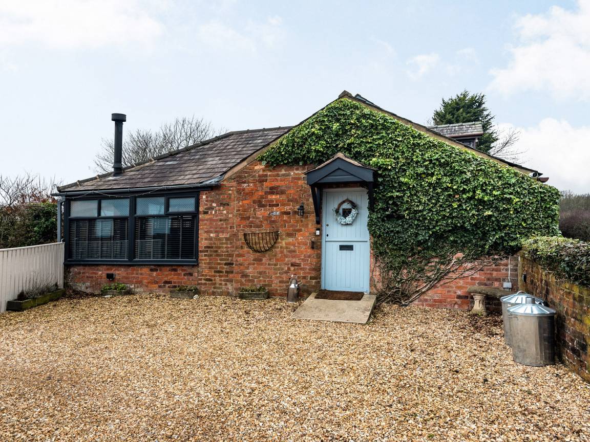 Cottage ∙ 2 Bedrooms ∙ 5 Guests - Lancashire