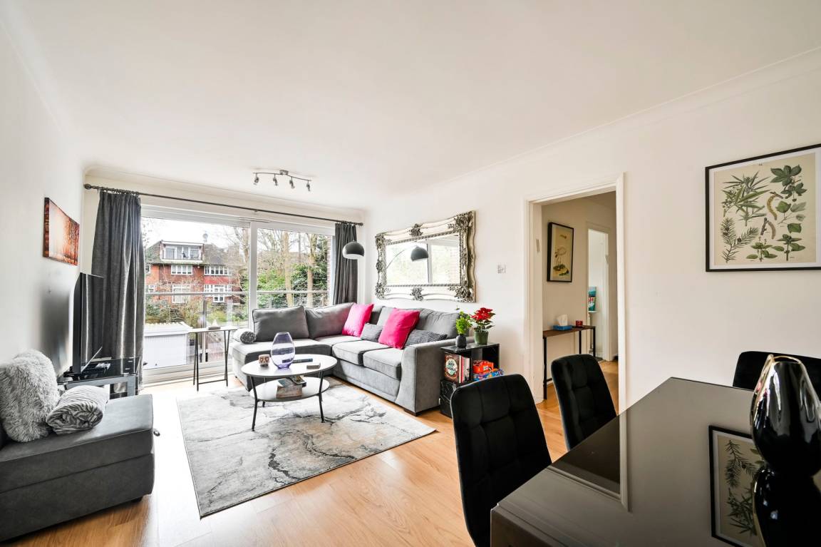 Apartment ∙ 2 Bedrooms ∙ 4 Guests - Cockfosters