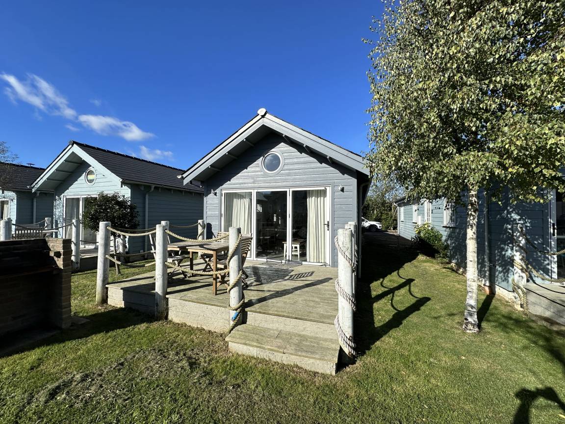 Cottage ∙ 2 Bedrooms ∙ 4 Guests - Cayton Bay