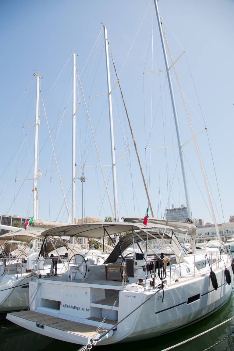 15 M² Casa Flotante ∙ 4 Habitaciones ∙ 8 Huéspedes - Cagliari