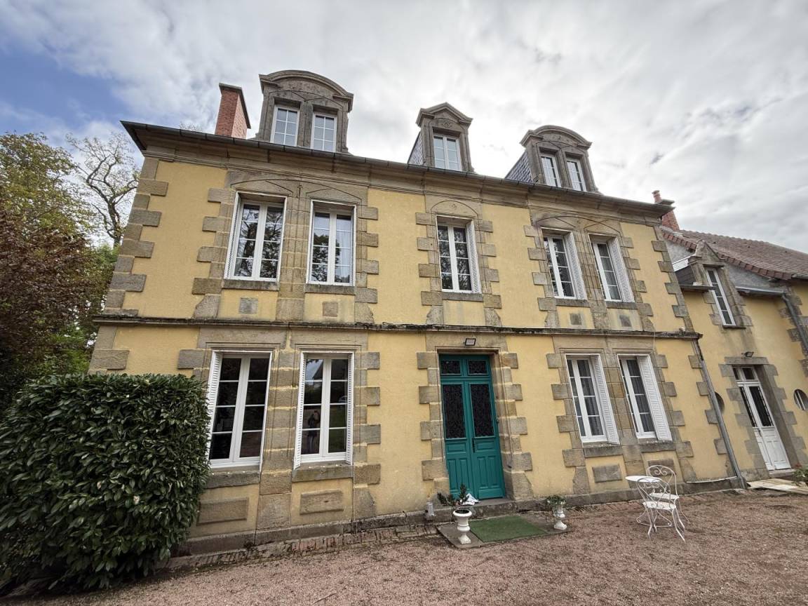 170 M² Gîte ∙ 5 Schlafzimmer ∙ 10 Gäste - Allier