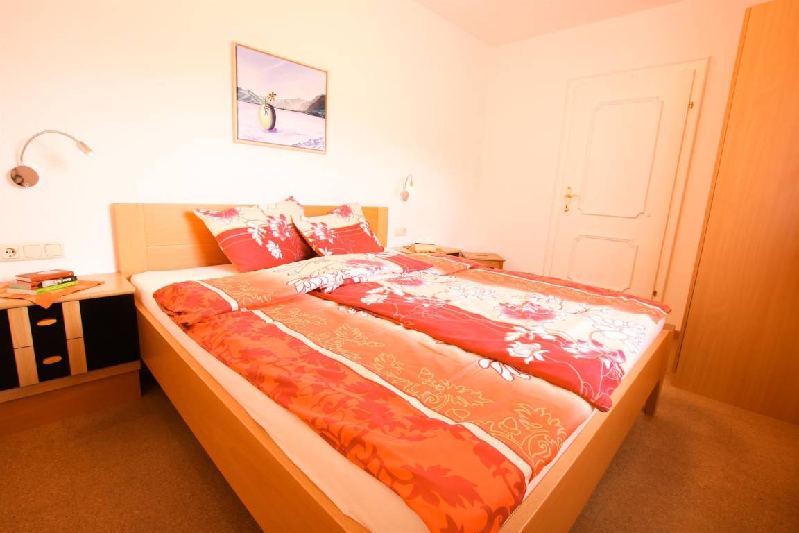 65 M² Ferienwohnung ∙ 1 Schlafzimmer ∙ 4 Gäste - Schüttdorf