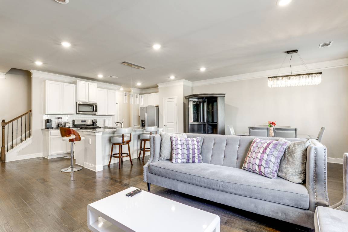 171 M² Apartment ∙ 3 Bedrooms ∙ 6 Guests - Lawrenceville, GA