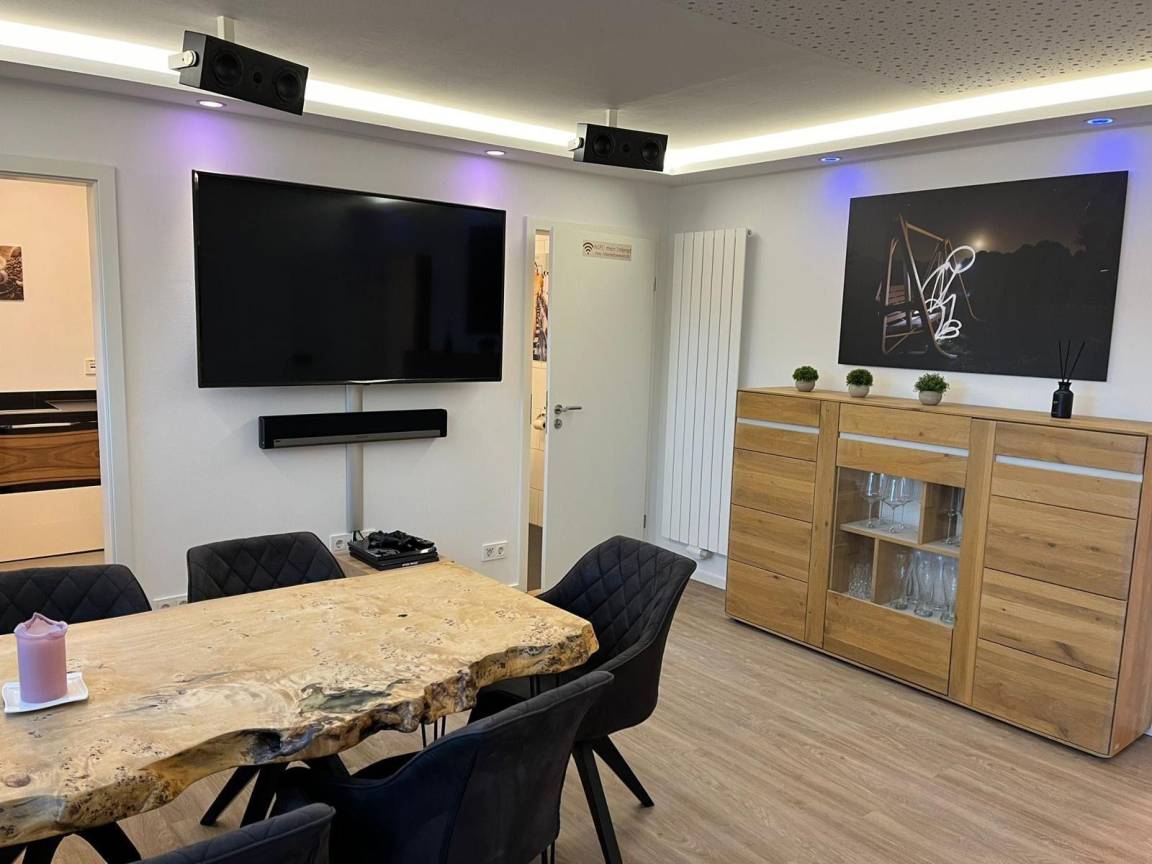 72 M² Apartment ∙ 3 Bedrooms ∙ 6 Guests - Stuttgart