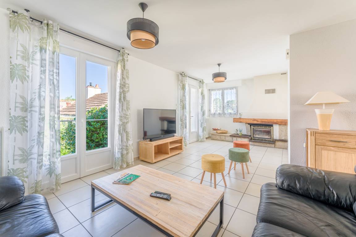 120 M² Maison De Vacances ∙ 4 Chambres ∙ 8 Personnes - Vertou