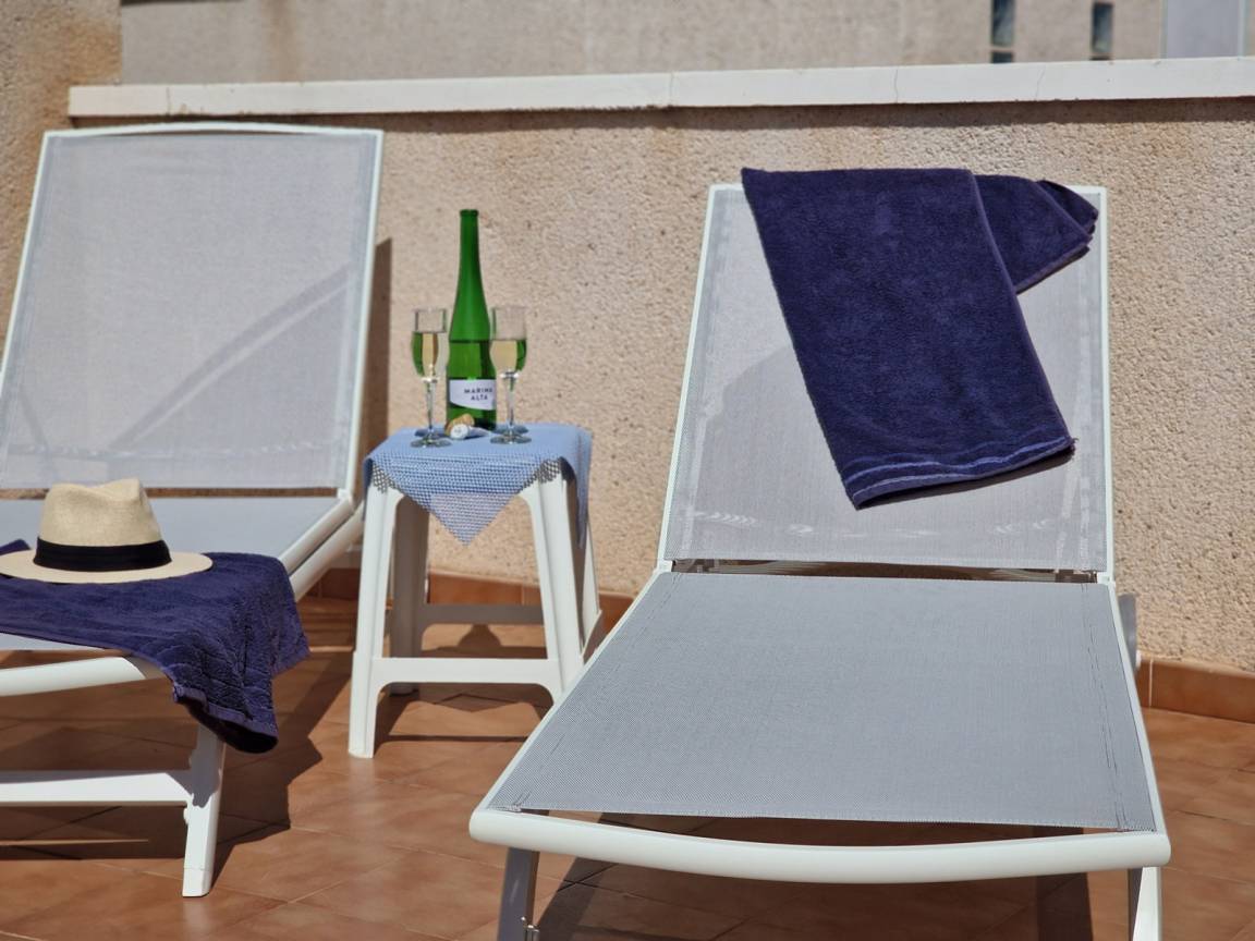 65 M² Apartamento ∙ 2 Habitaciones ∙ 5 Huéspedes - Torrevieja