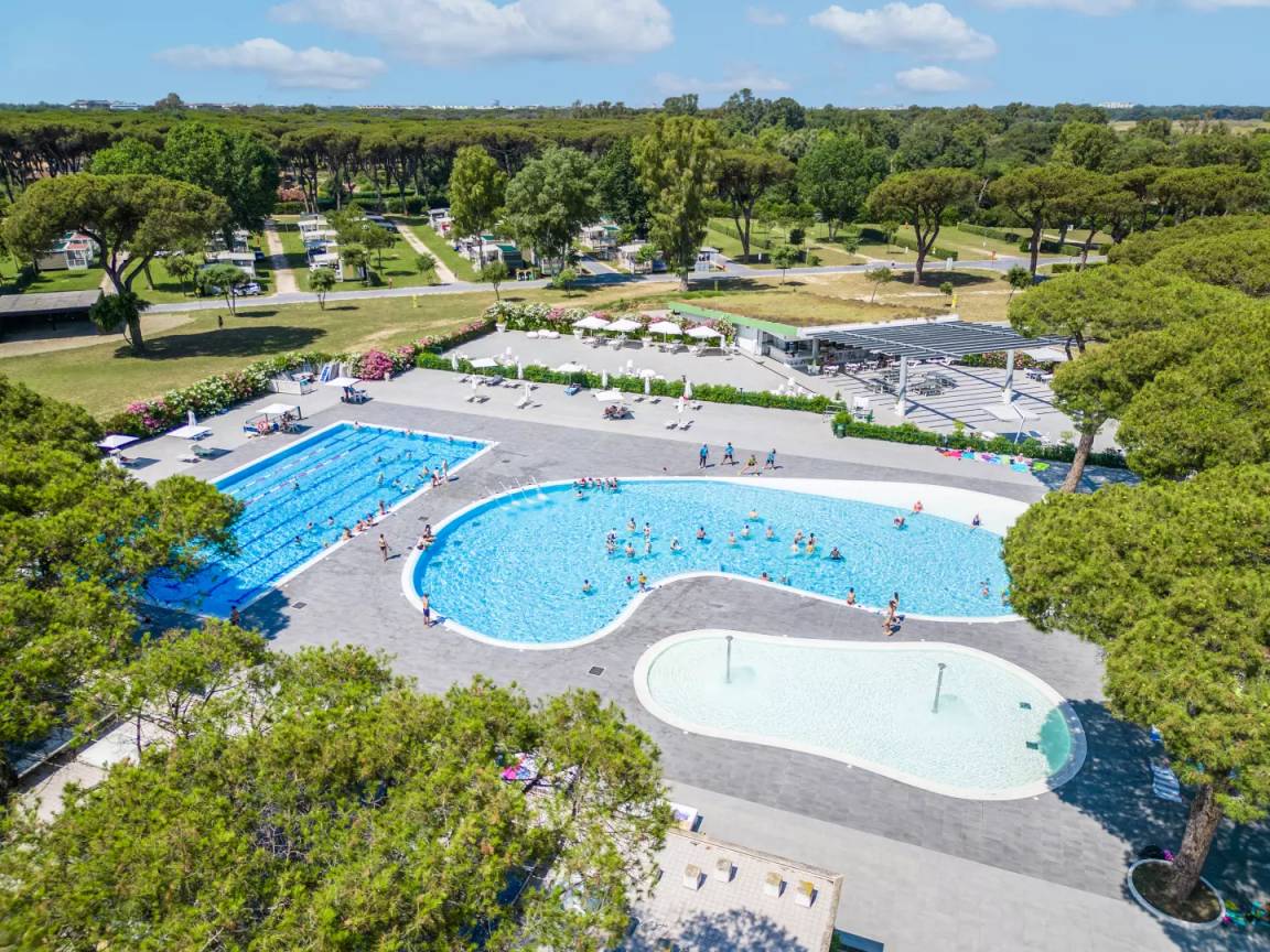 32 M² Caravan ∙ 3 Bedrooms ∙ 6 Guests - Lazio