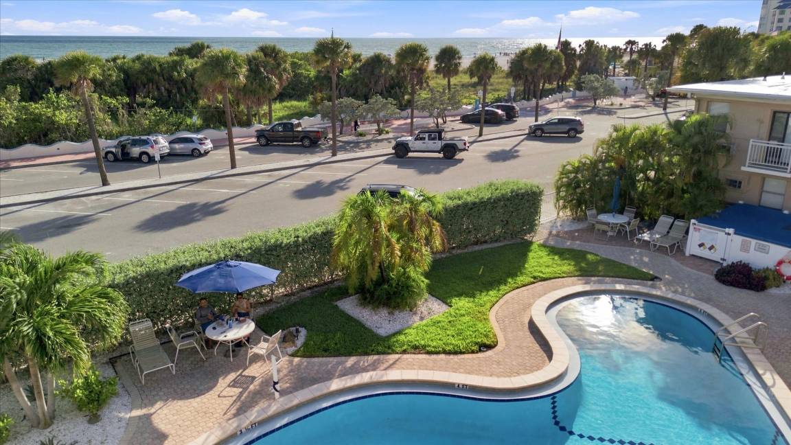 Apartment ∙ 2 Bedrooms ∙ 6 Guests - St. Pete Beach, FL