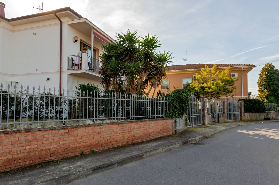 100 M² Appartement ∙ 2 Chambres ∙ 5 Personnes - Pise