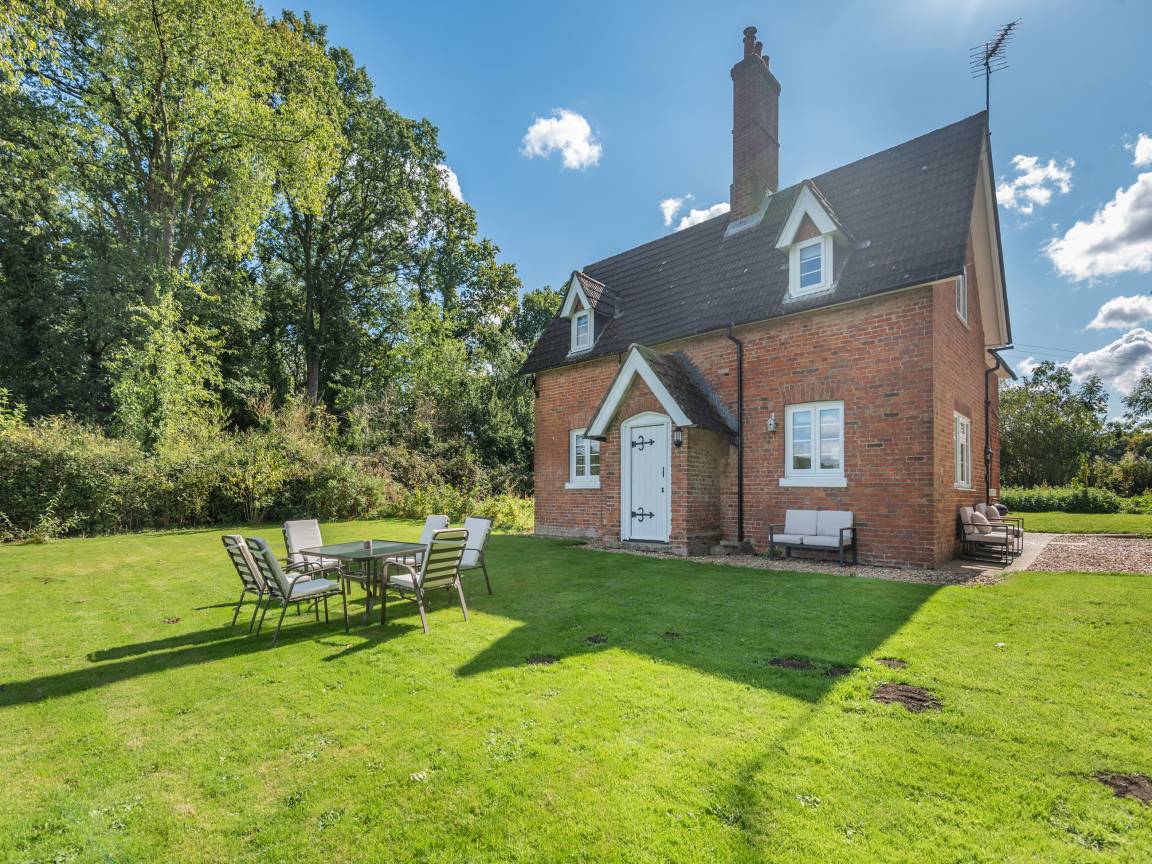 Cottage ∙ 3 Bedrooms ∙ 5 Guests - Horncastle