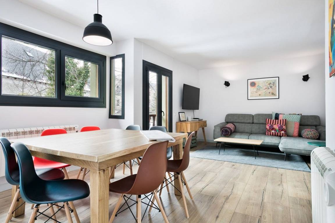 105 M² Apartamento ∙ 4 Habitaciones ∙ 8 Huéspedes - Vielha