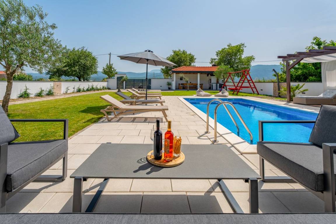Villa Vacanza ∙ 4 Camere Da Letto ∙ 8 Ospiti - Makarska Riviera