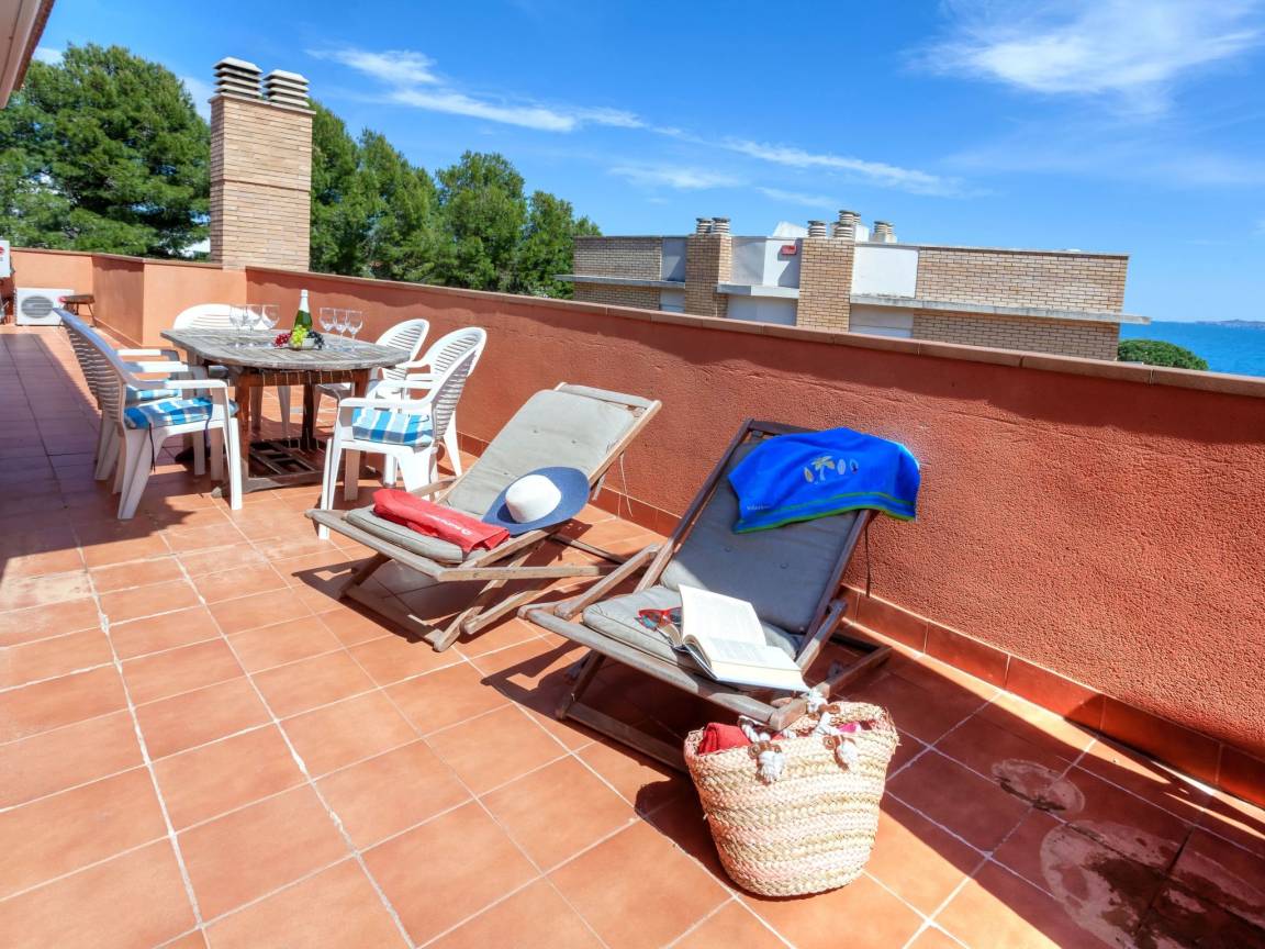 90 M² Apartment ∙ 3 Bedrooms ∙ 6 Guests - Llançà