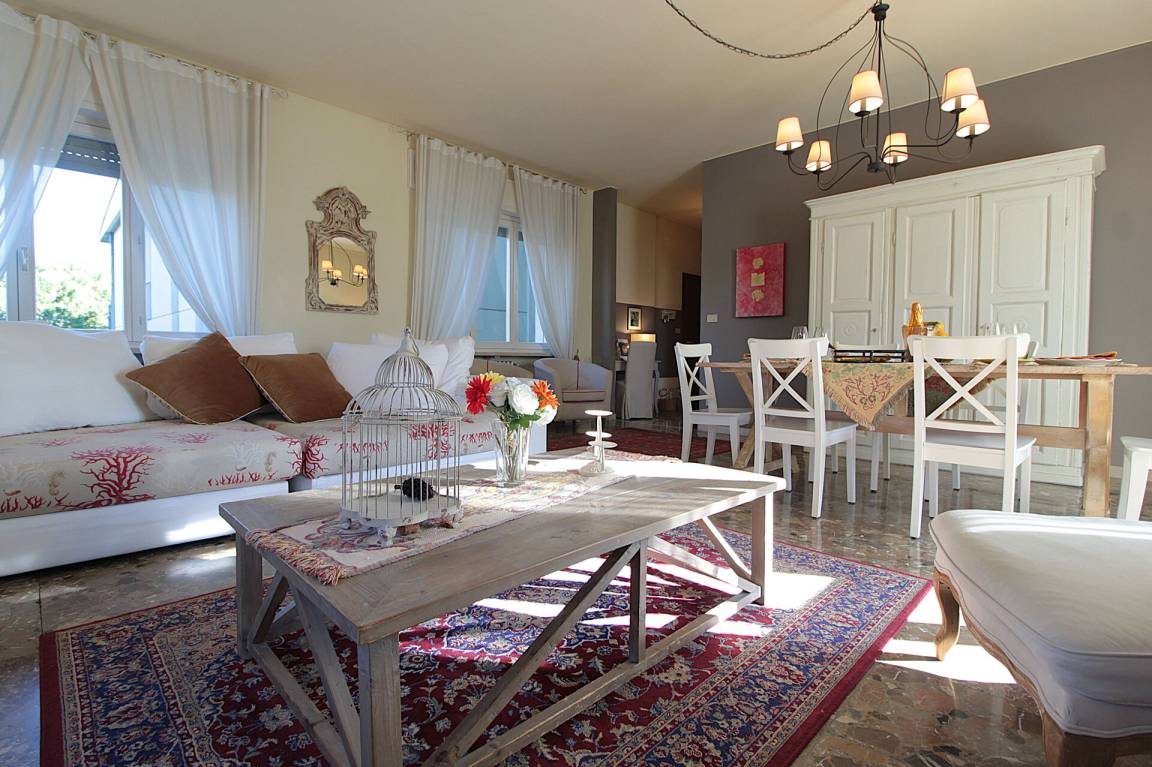 140 M² Apartment ∙ 3 Bedrooms ∙ 6 Guests - Desenzano del Garda