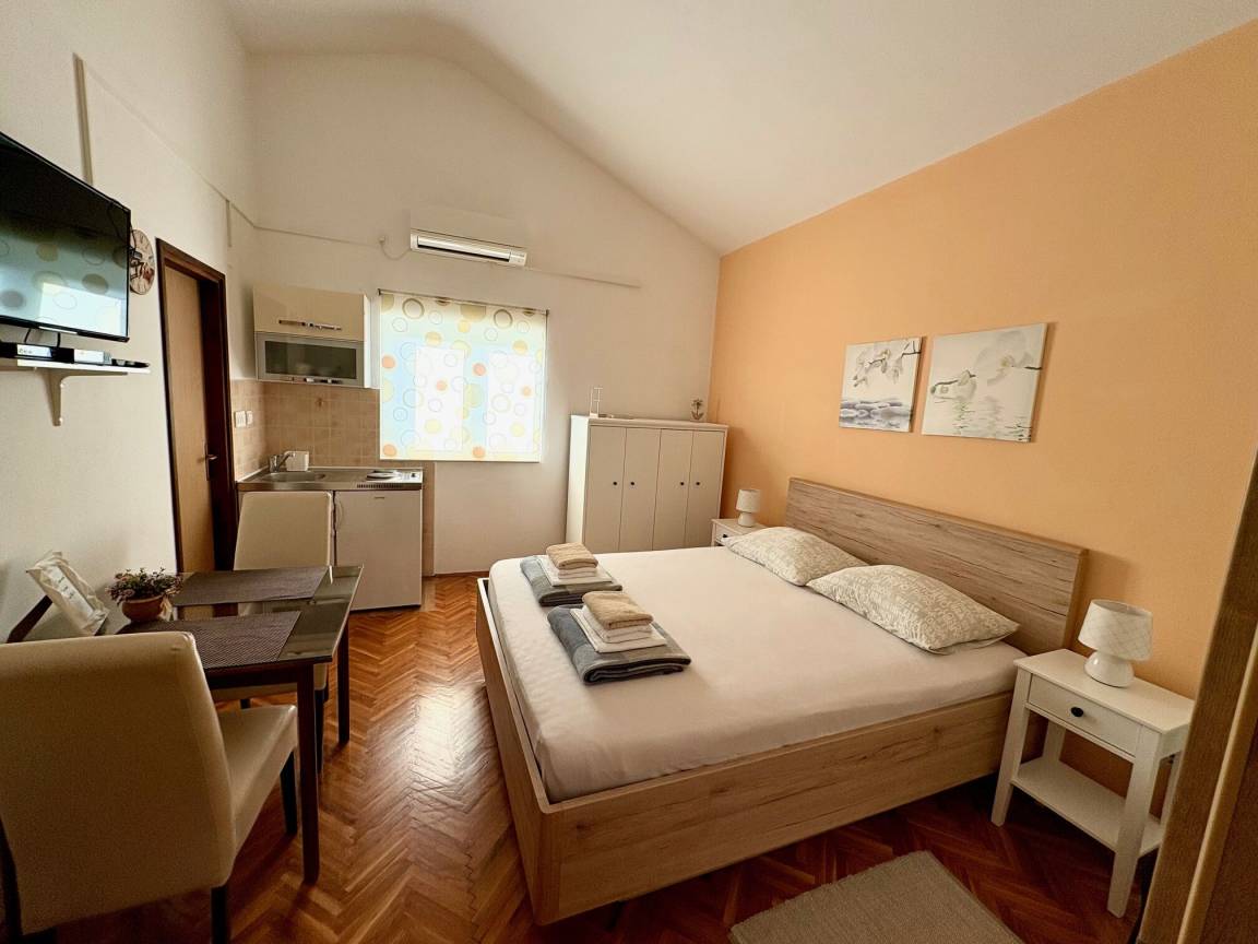22 M² Ferienwohnung ∙ 2 Gäste - Murter